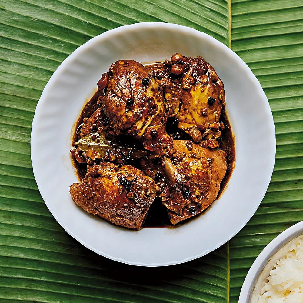 Adobong manok - syrlig kycklinggryta med soja och vinäger | Recept ICA.se