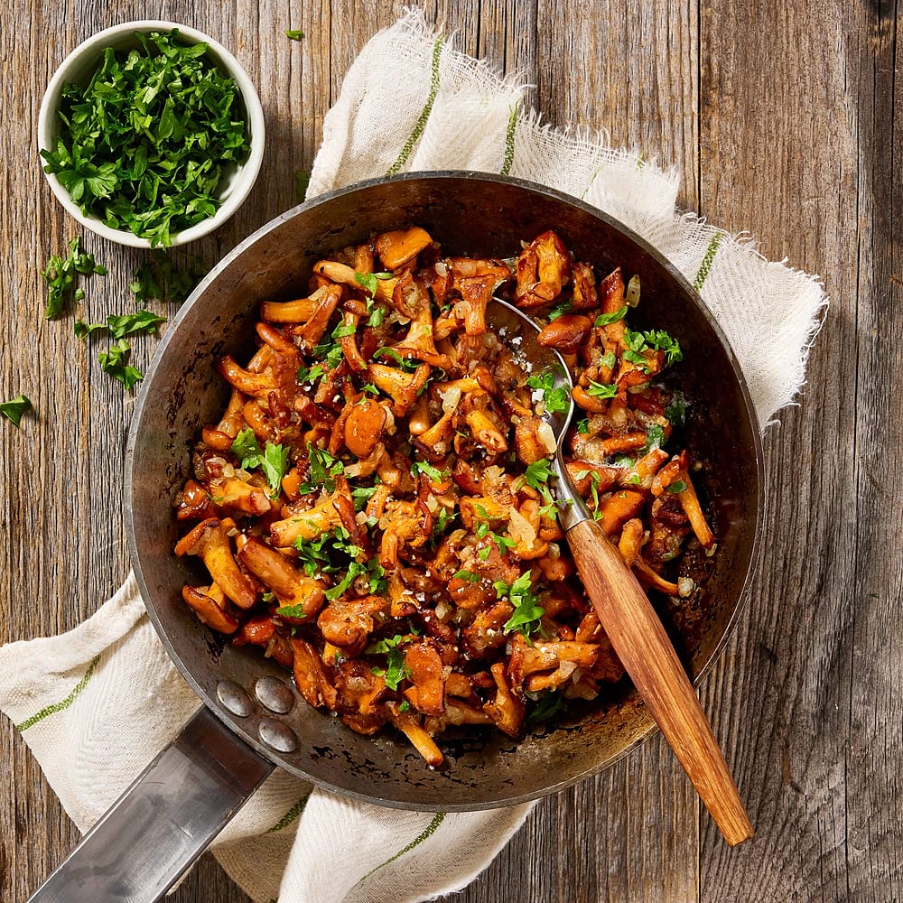 Smörstekta kantareller | Recept ICA.se