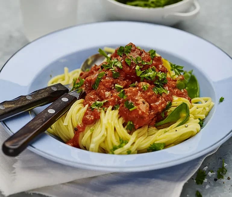 Salsicciagryta med tomat och persilja | Recept ICA.se