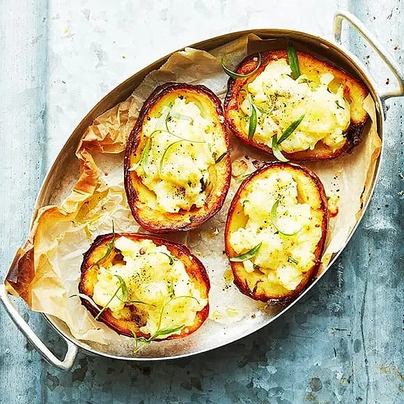 Friterad bakpotatis med ost och dragon | Recept ICA.se