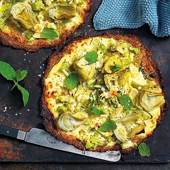 Broccolipizza med kronärtskocka, feta och mynta | Recept ICA.se