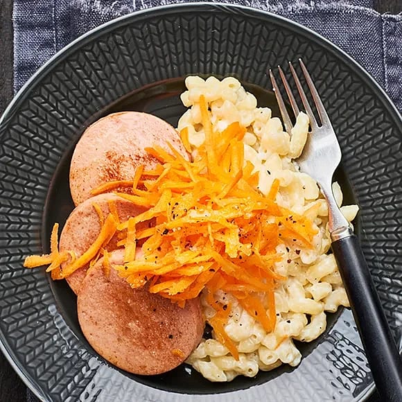 Kycklingkorv med stuvade makaroner | Recept ICA.se