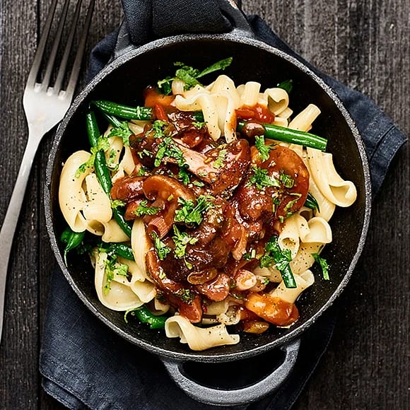 Svamp- och jordärtskocksgryta med pasta | Recept ICA.se