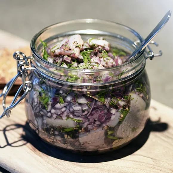 Sill med dill och rödlök | Recept ICA.se