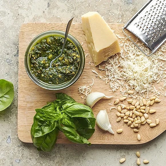 Pesto med basilika | Recept ICA.se