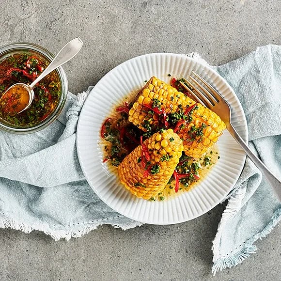 Stekt majskolv med chili, vitlök och persilja | Recept ICA.se