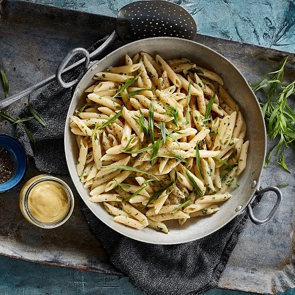 Pasta med krämig dragonsås | Recept ICA.se