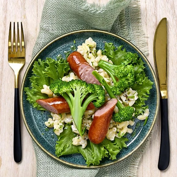 Ostwurst med stuvade makaroner | Recept ICA.se