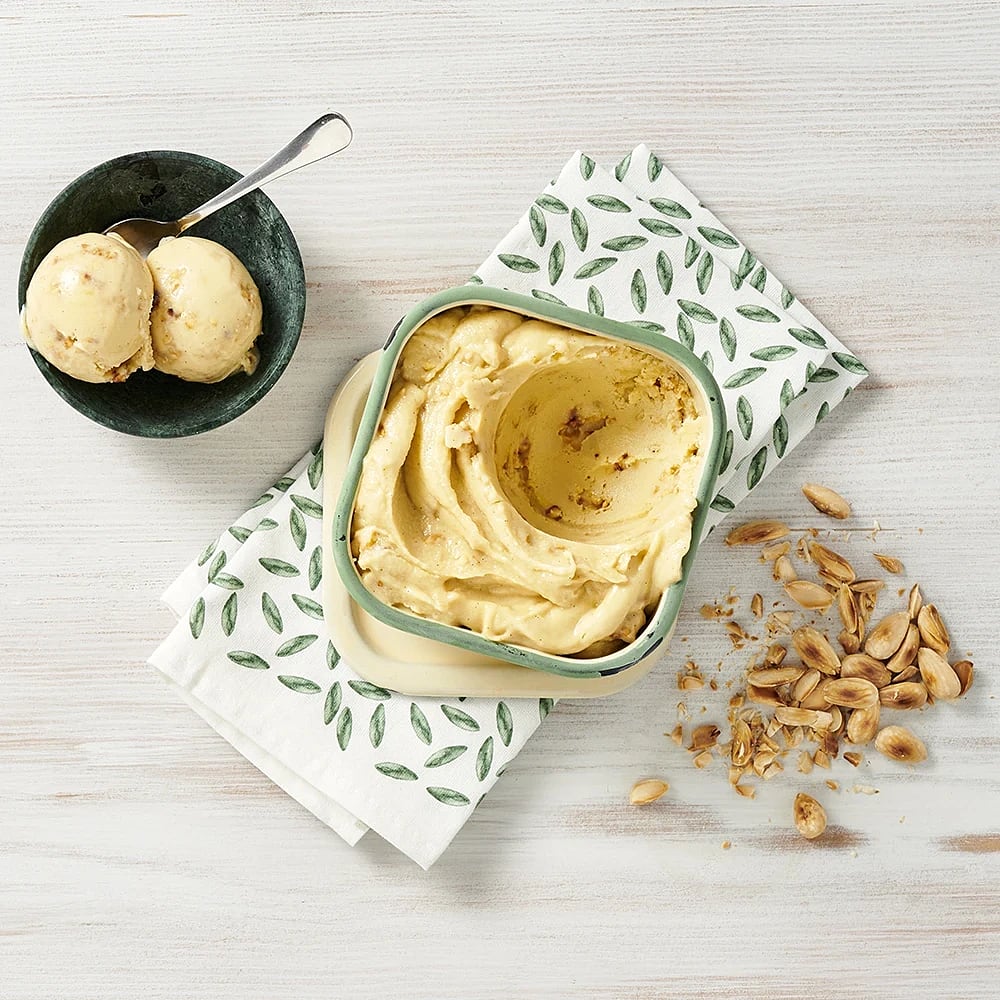 Mandelglass med vanilj och krokant | Recept ICA.se