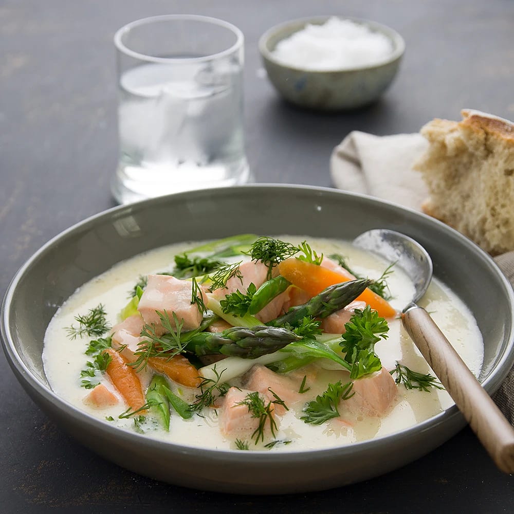 Halländsk soppa på hel lax | Recept ICA.se