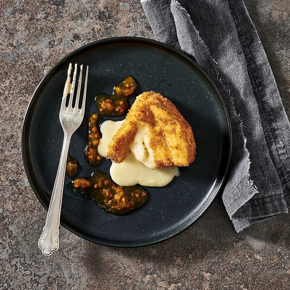 Friterad camembert med hjortron | Recept ICA.se