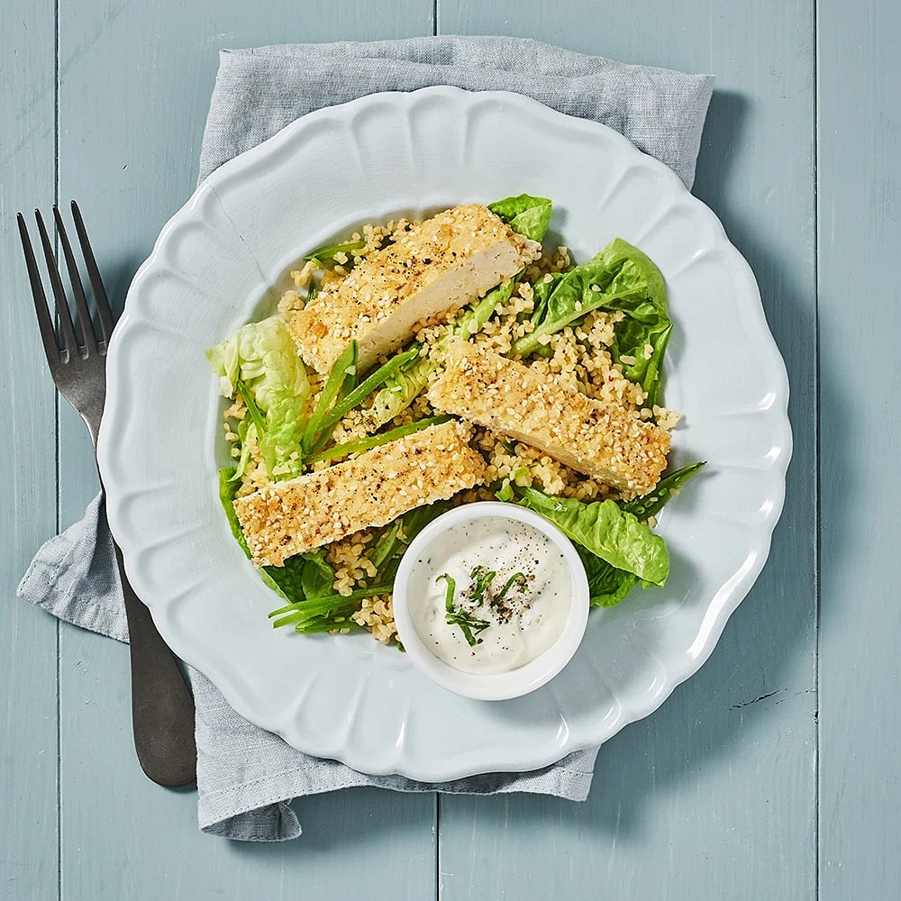 Sesambakad tofu med myntayoghurt | Recept ICA.se