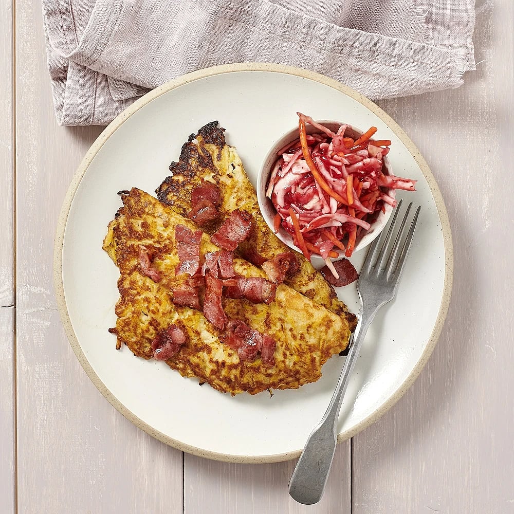 Raggmunk med bacon och råkostsallad | Recept ICA.se