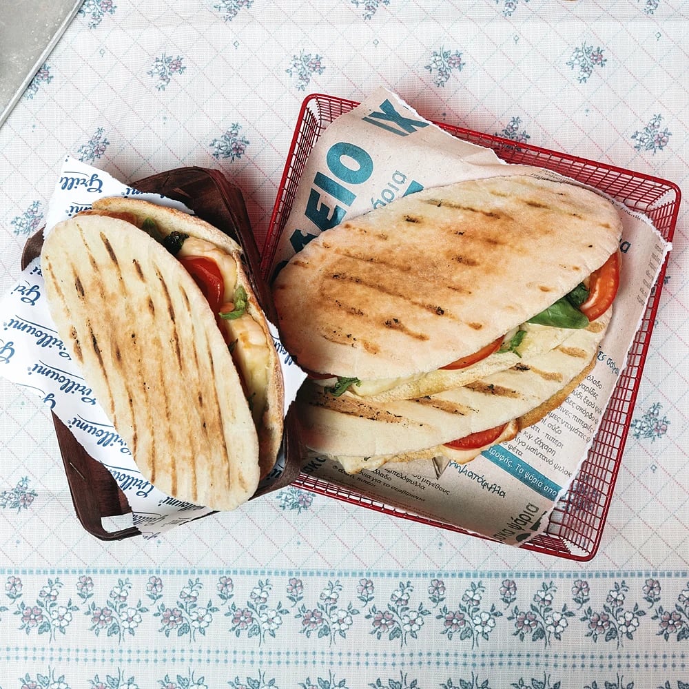 Grillad grillost i pitabröd | Recept ICA.se