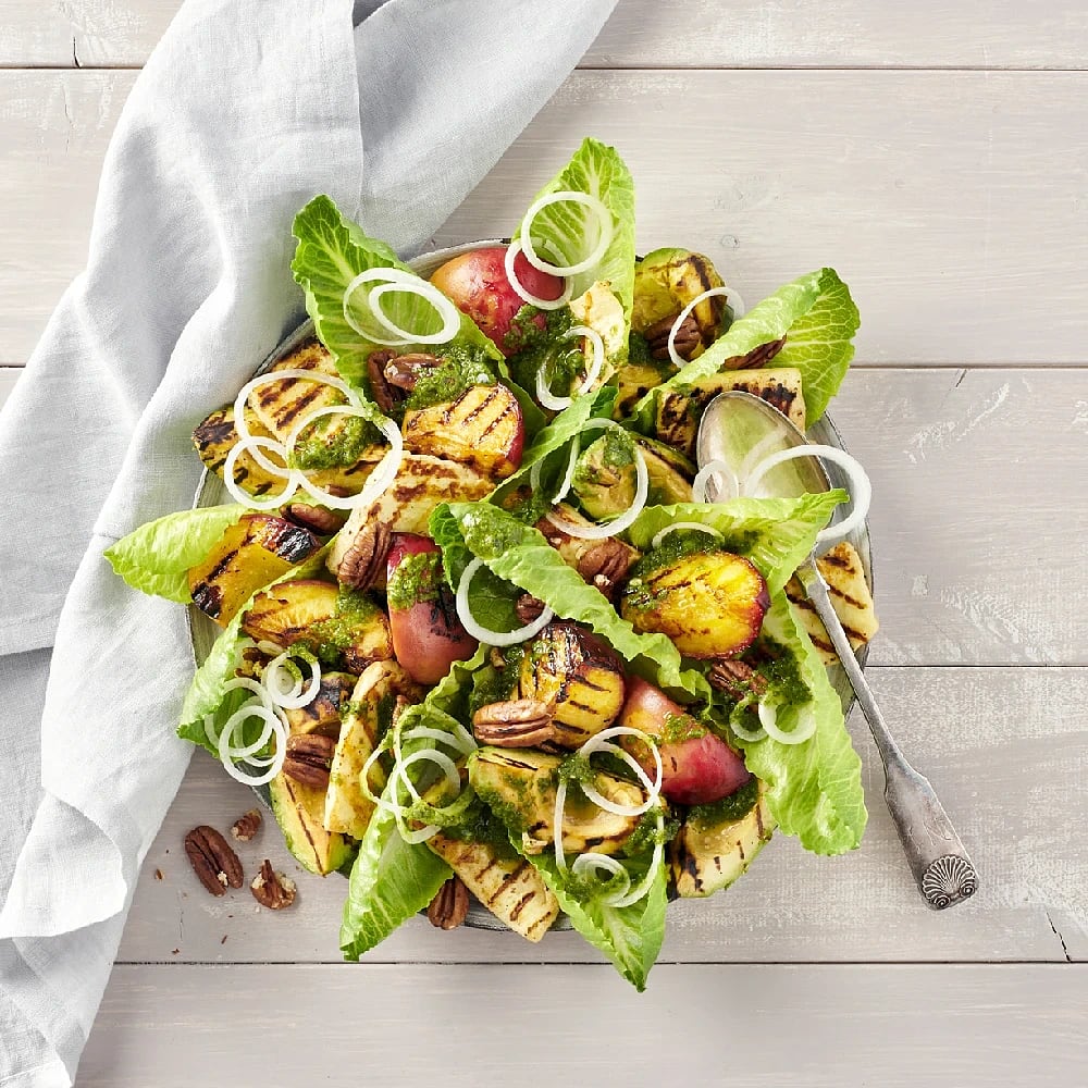 Persikosallad med grillost och avokado | Recept ICA.se