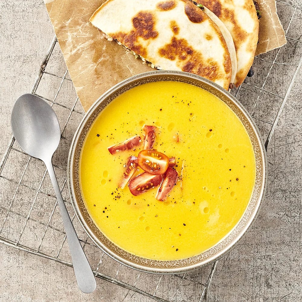 Morotssoppa med citrongräs och quesadillas | Recept ICA.se