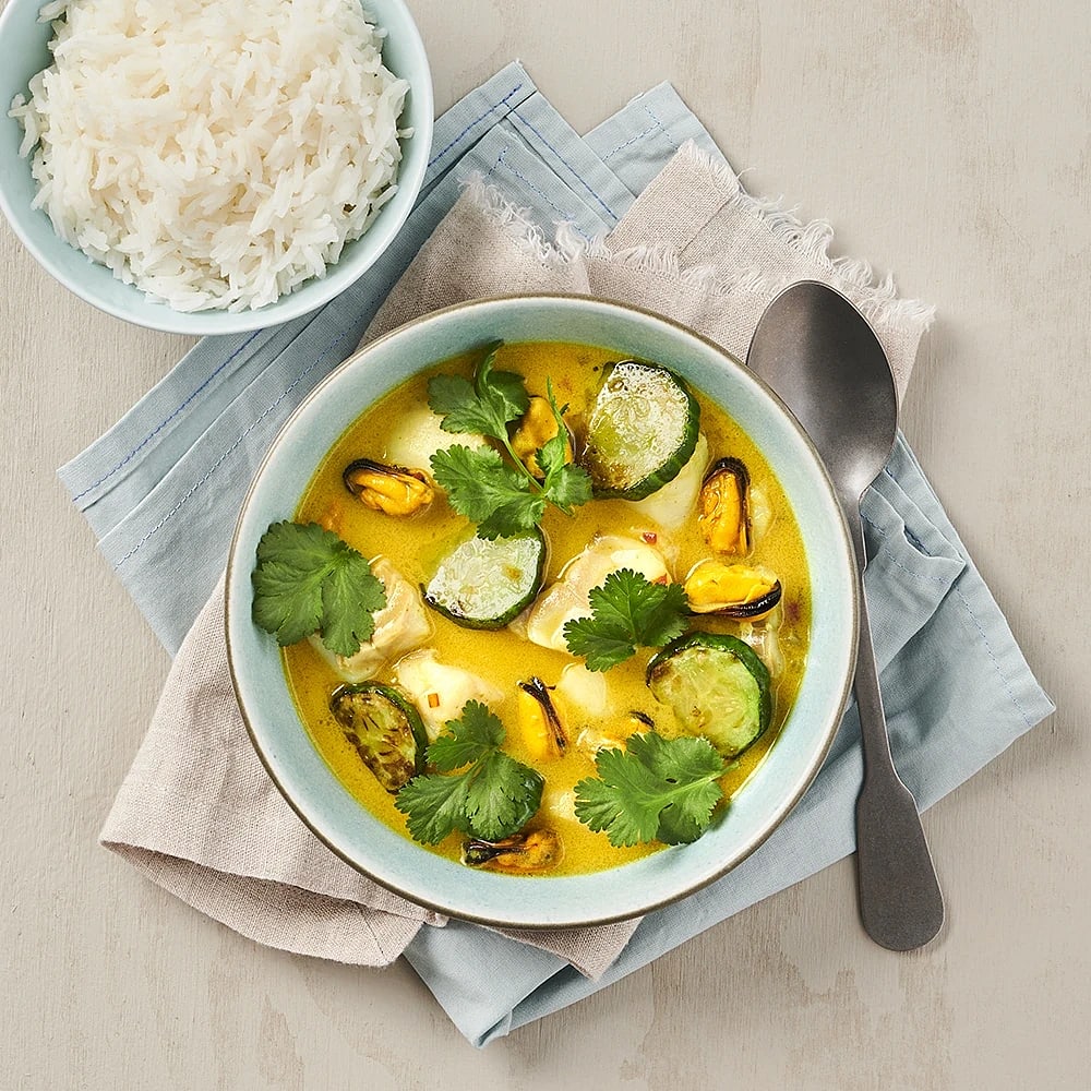 Fiskgryta med musslor i currykokosmjölk | Recept ICA.se