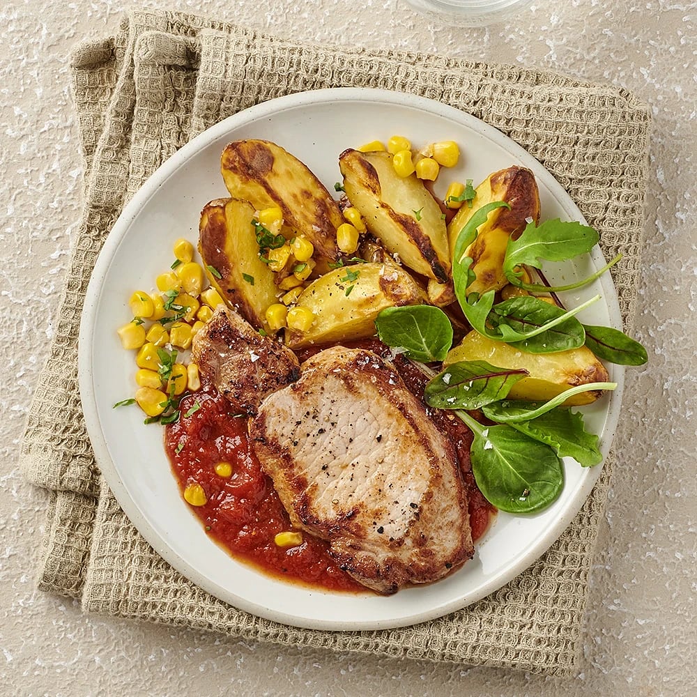 Fläskkotlett med bbq-sås och rostad potatis | Recept ICA.se