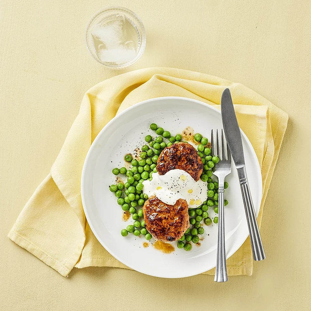 Kycklingbiffar med vitlökssås | Recept ICA.se