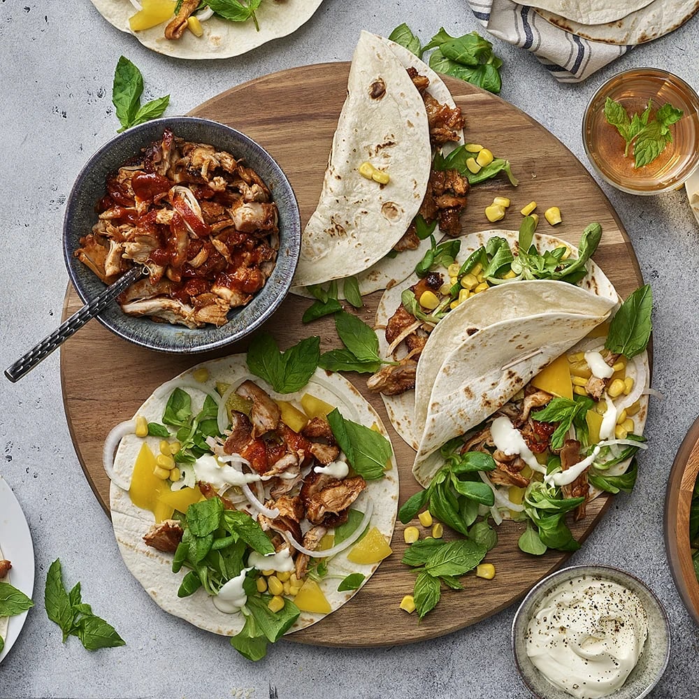 Pulled chicken taco med majssallad | Recept ICA.se