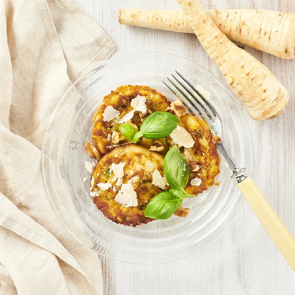 Persiljerotsplättar med basilika, parmesan och valnötter | Recept ICA.se