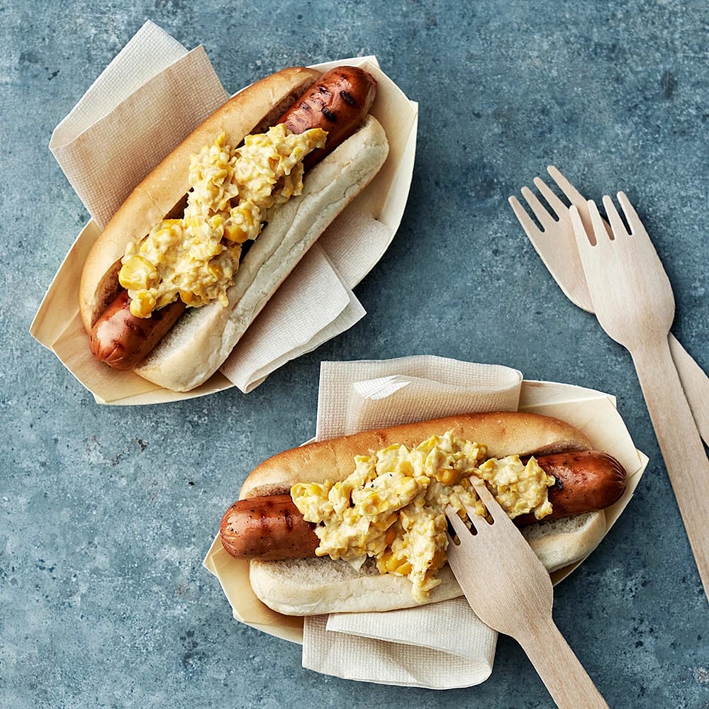 Grillad korv med ost- och majsröra | Recept ICA.se