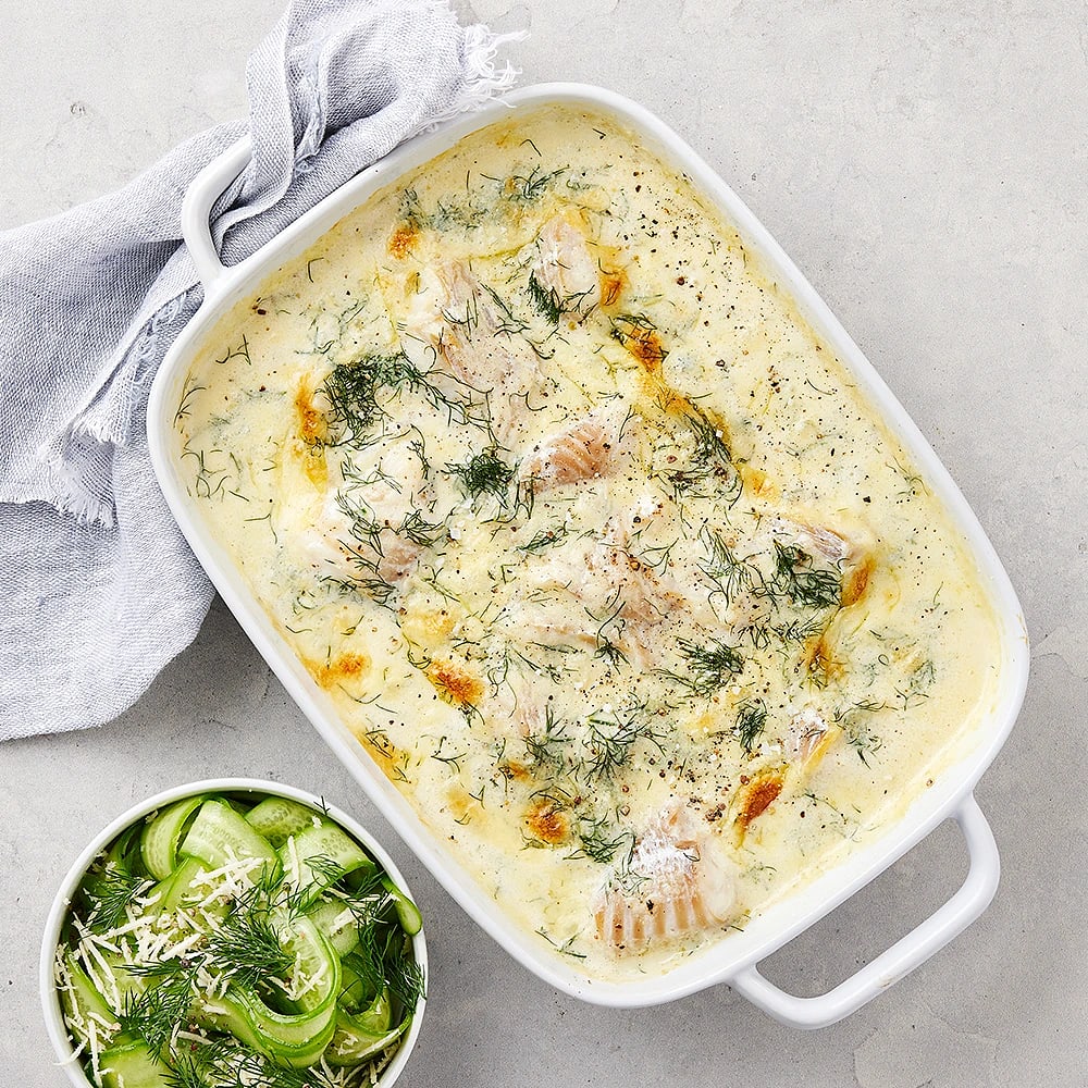 Torskgratäng med dillsås och pepparrotsgurka | Recept ICA.se