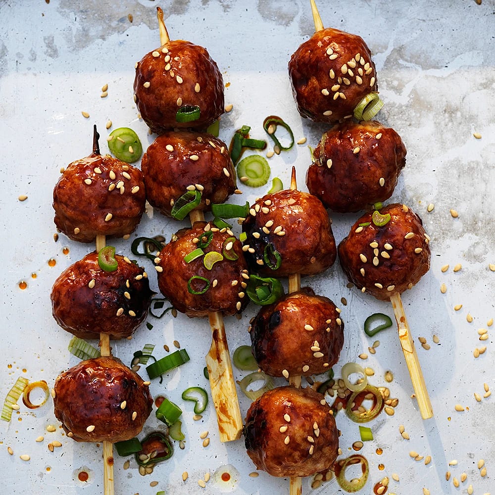 Tsukune – Japanska kycklingköttbullar | Recept ICA.se