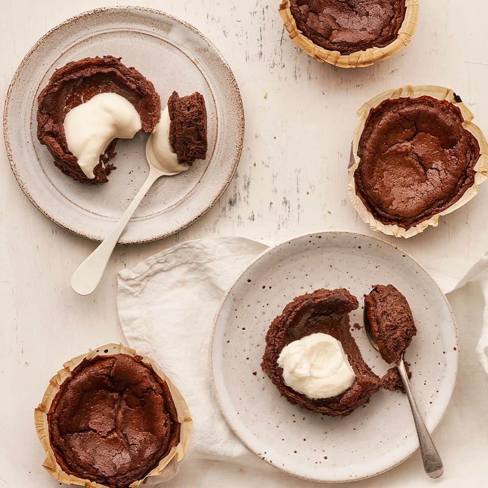 Baskisk cheesecake med kaffe och choklad | Recept ICA.se