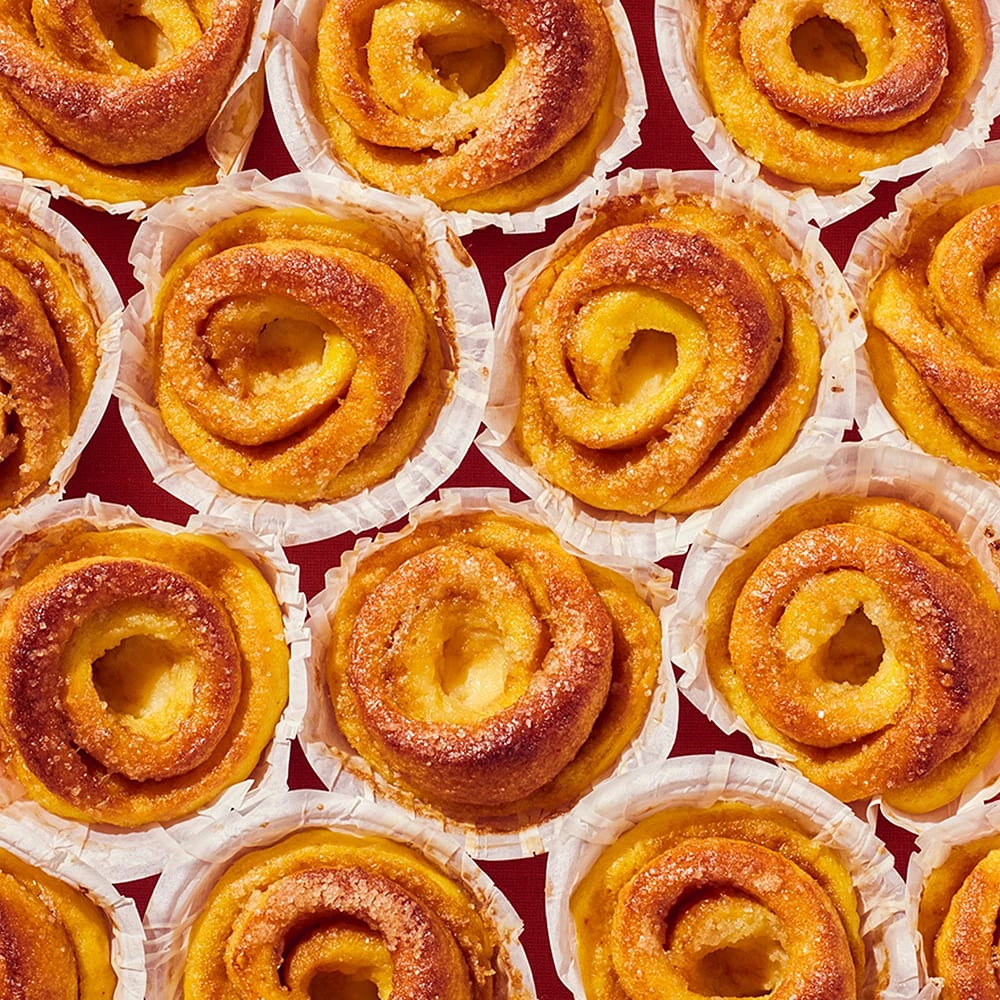 Briochebullar med saffran och apelsincurd | Recept ICA.se