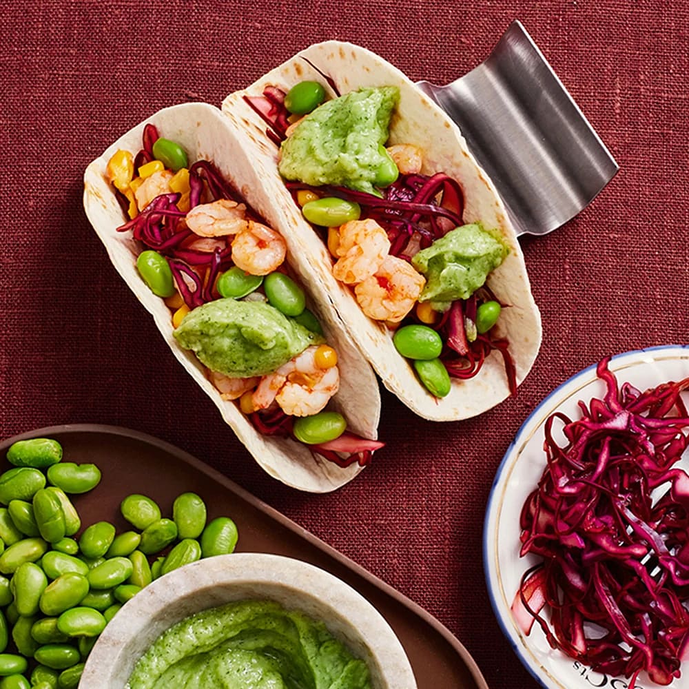 Tacos med chiliräkor och avokadomajonnäs | Recept ICA.se