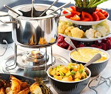 Köttfondue med mustig buljong | Recept ICA.se