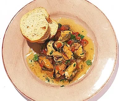Provensalska musslor med doppbröd | Recept ICA.se