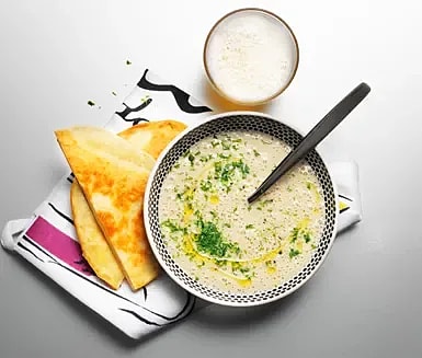 Champinjon- och palsternackssoppa med quesadilla | Recept ICA.se