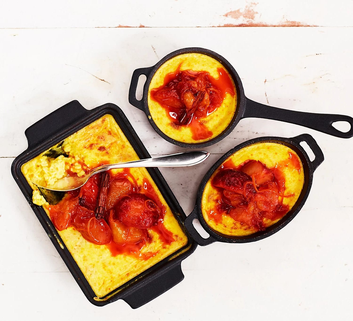 Ostkaka med saffran och plommonkopott | Recept ICA.se