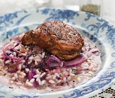 Balsamicobräserad fläskfilé med rödkålsrisotto | Recept ICA.se