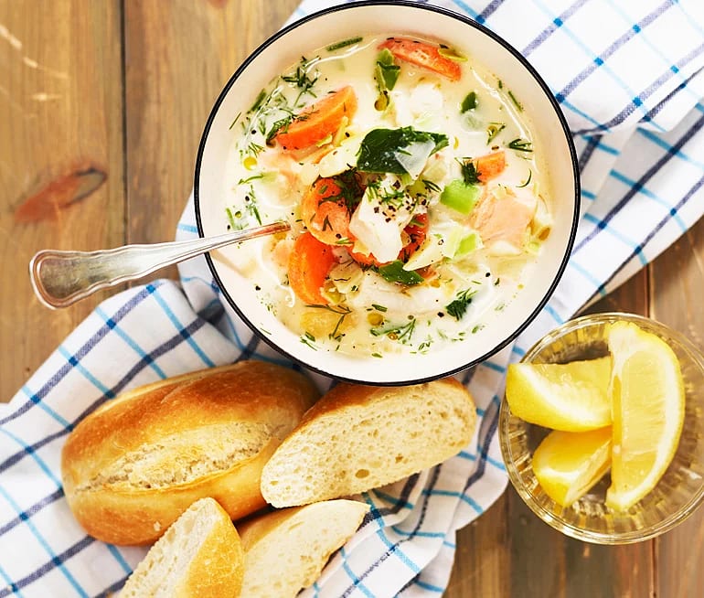 Krämig fisksoppa med dill och rotfrukter | Recept ICA.se