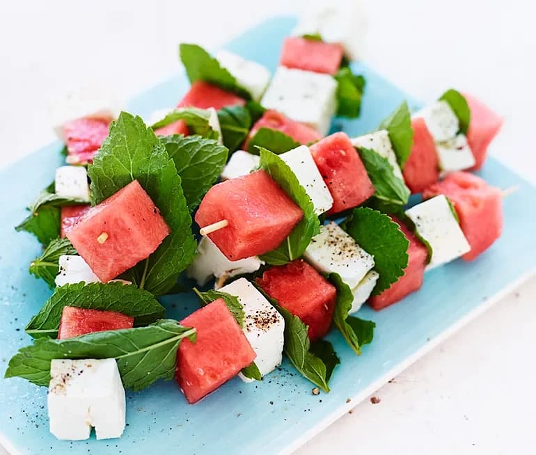 Melon- och fetaostspett med mynta | Recept ICA.se