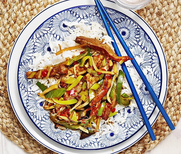 Fläskwok med paprika, bambuskott och ris | Recept ICA.se