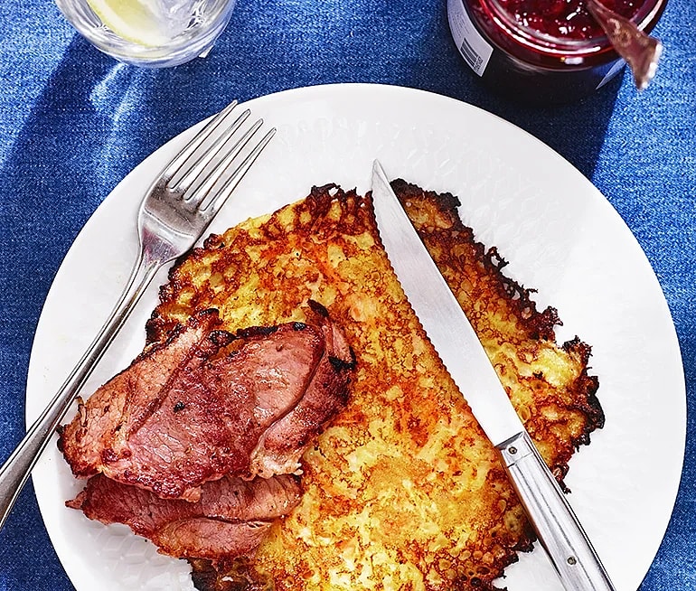 Raggmunk med fläsk och morötter | Recept ICA.se