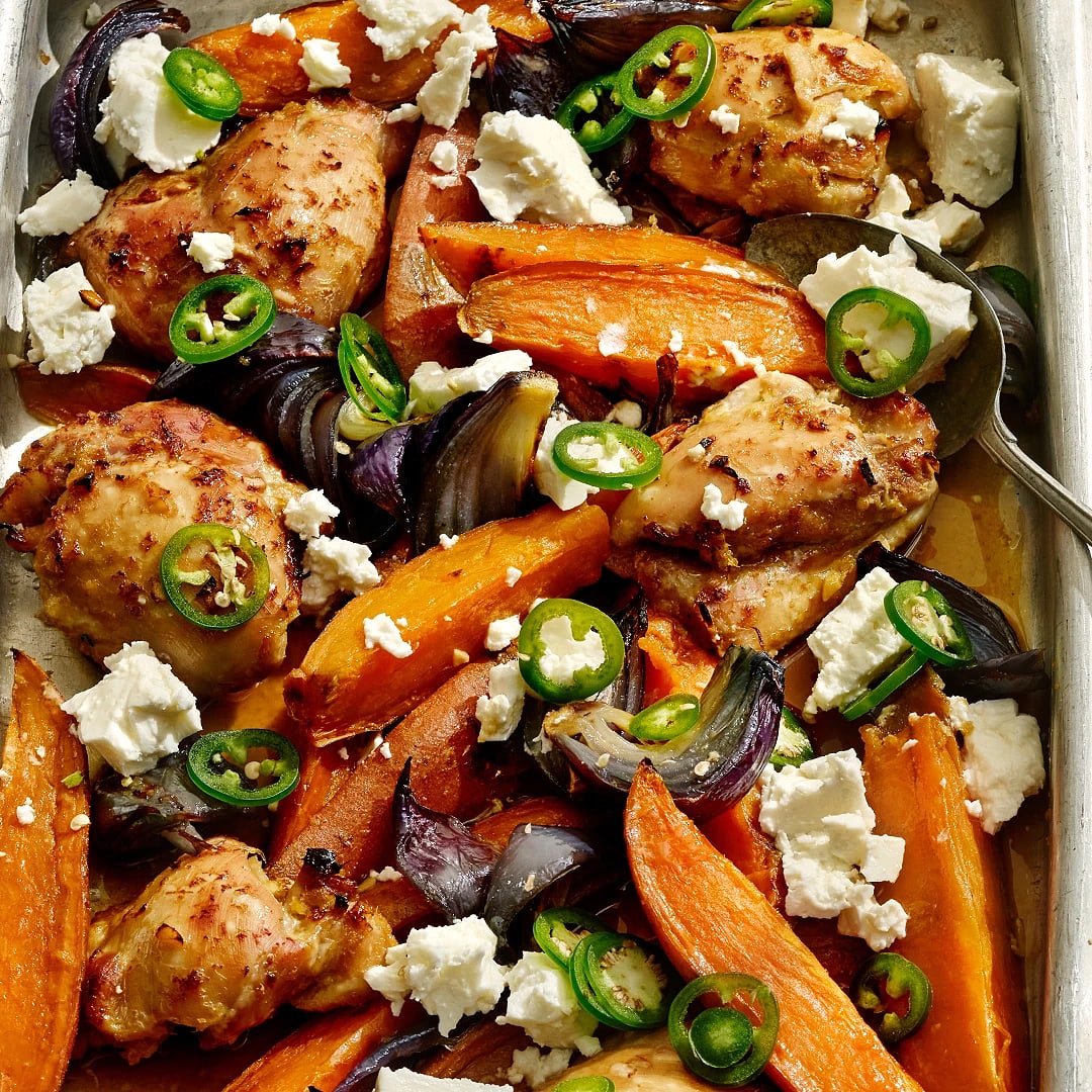 Kyckling och sötpotatis i ugn med fetaost | Recept ICA.se