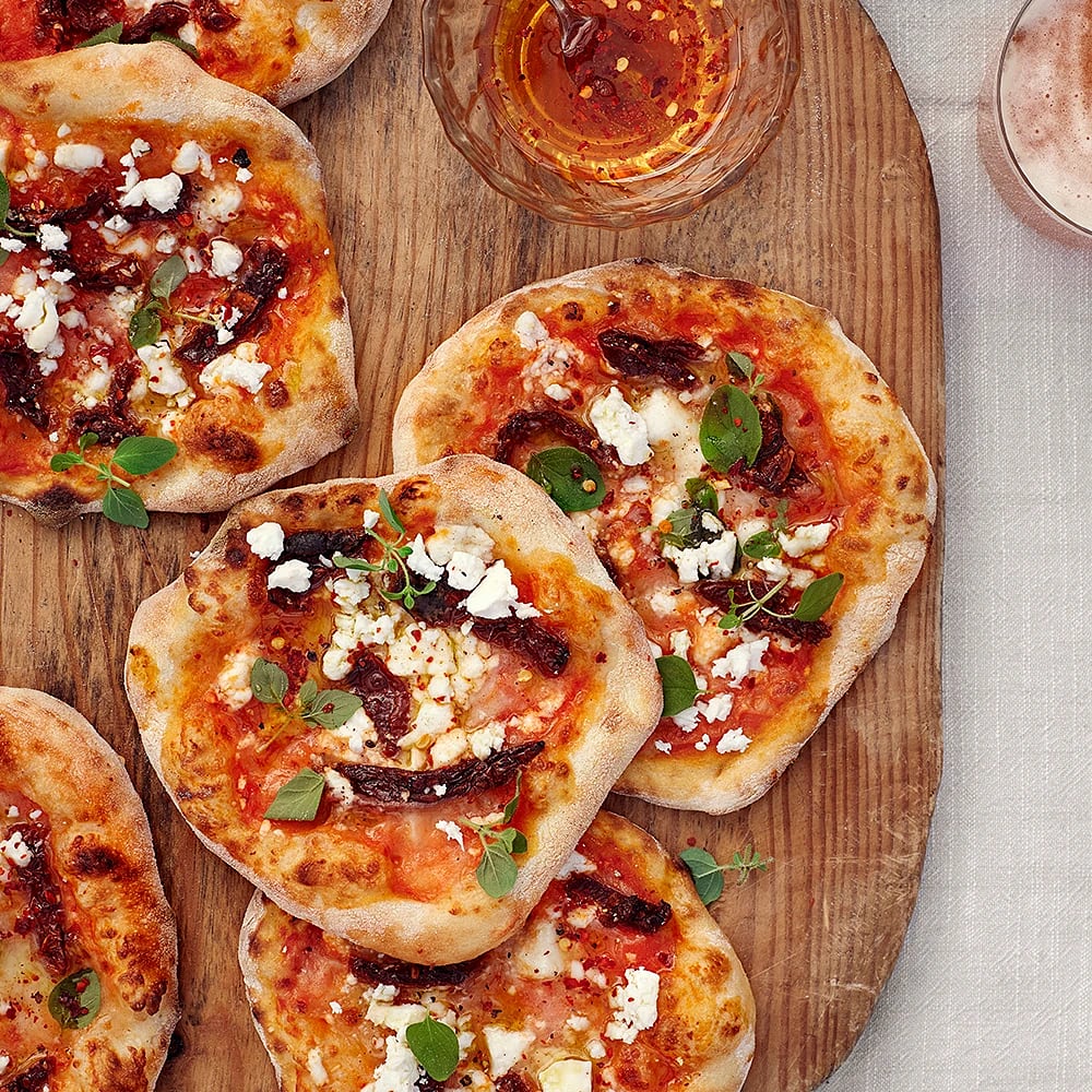 Tomatpizza med fetaost och chilihonung | Recept ICA.se