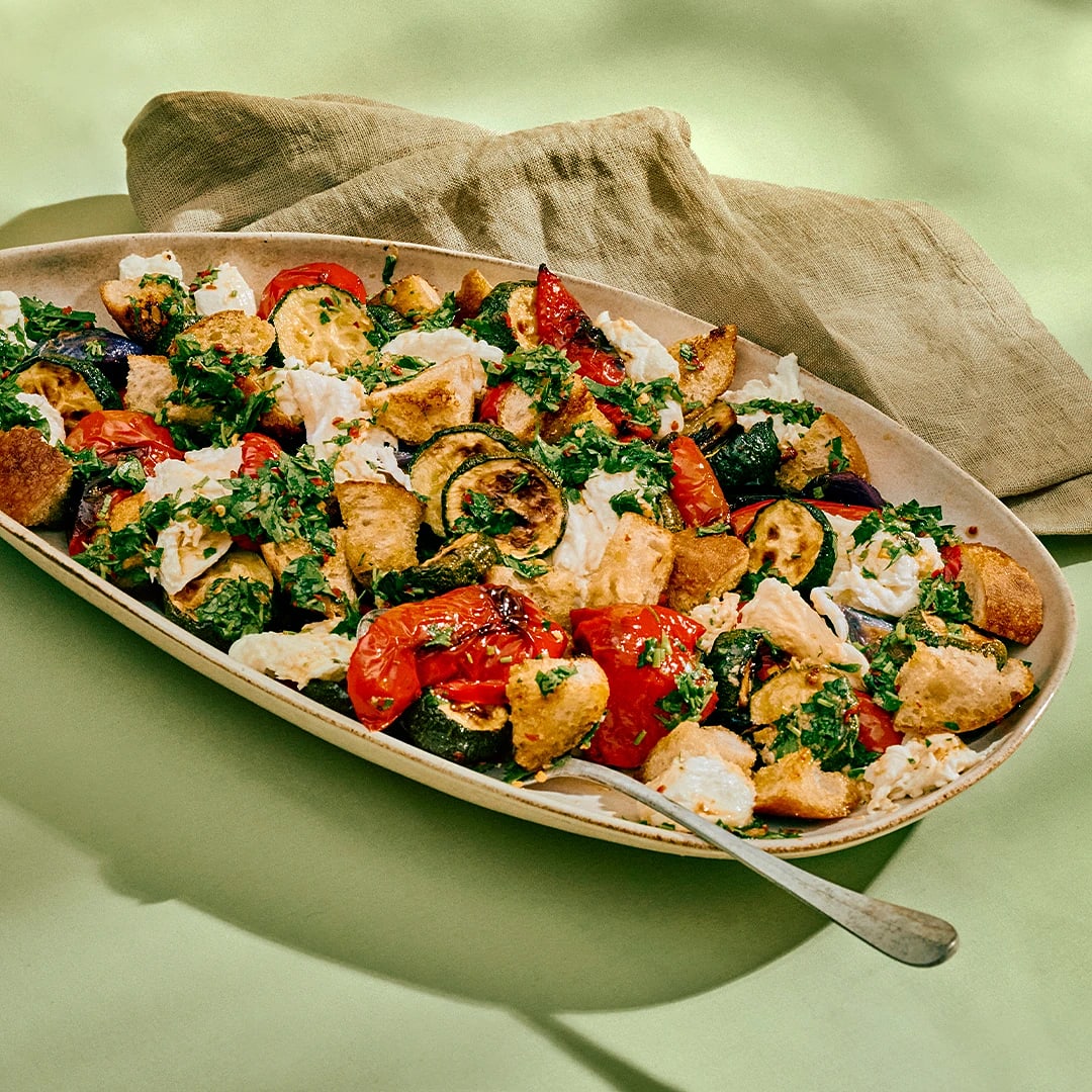 Rostade grönsaker med mozzarella och krutonger | Recept ICA.se