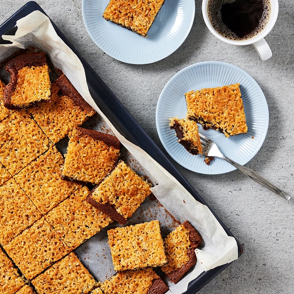 Ryttarkaka - kladdkaka med tosca | Recept ICA.se