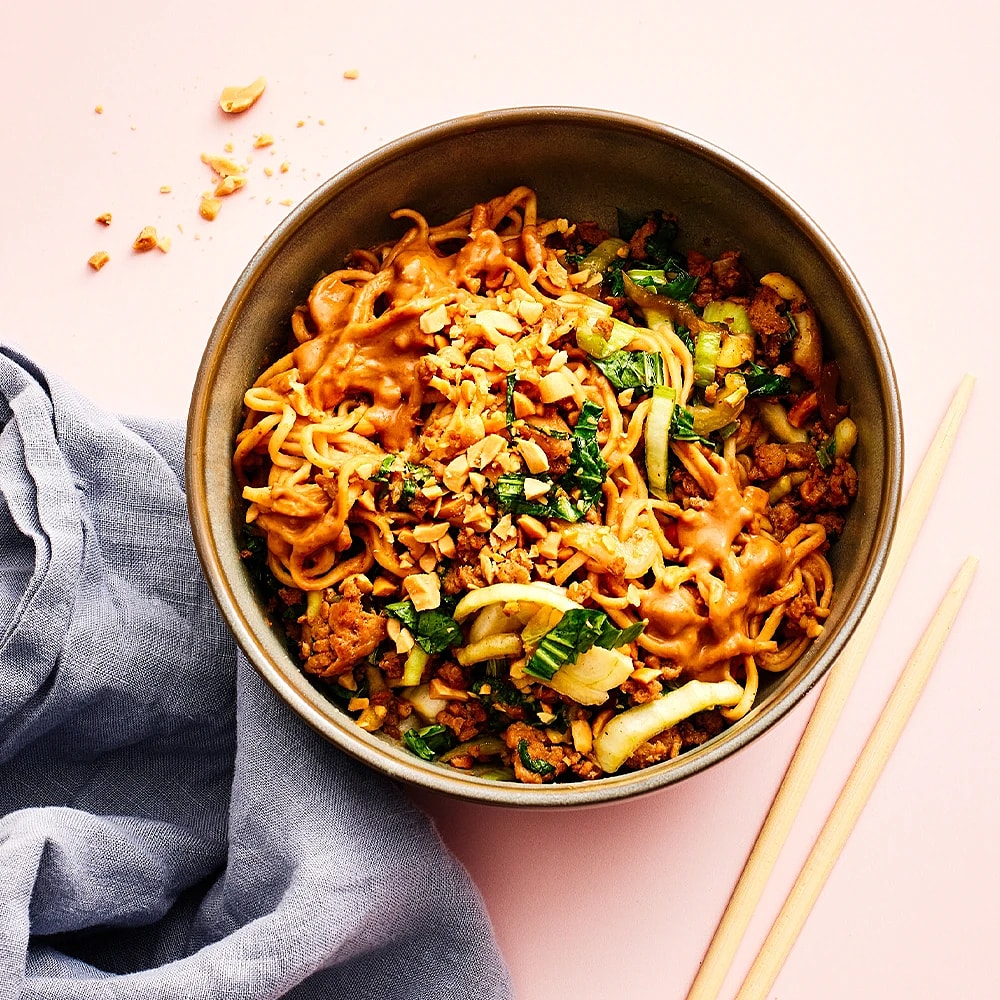 Dan dan-nudlar med pak choi och kycklingfärs | Recept ICA.se