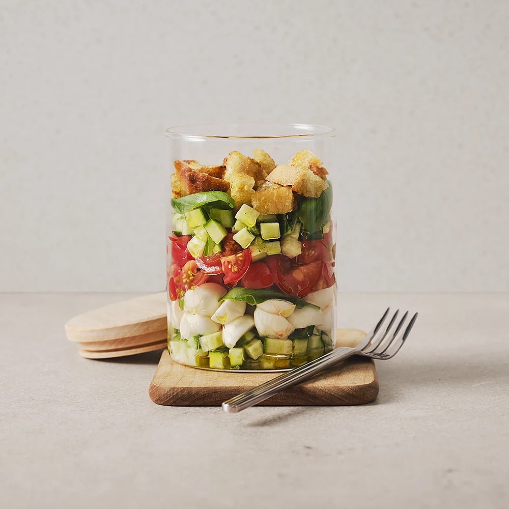 Sallad i burk med tomat och mozzarella | Recept ICA.se