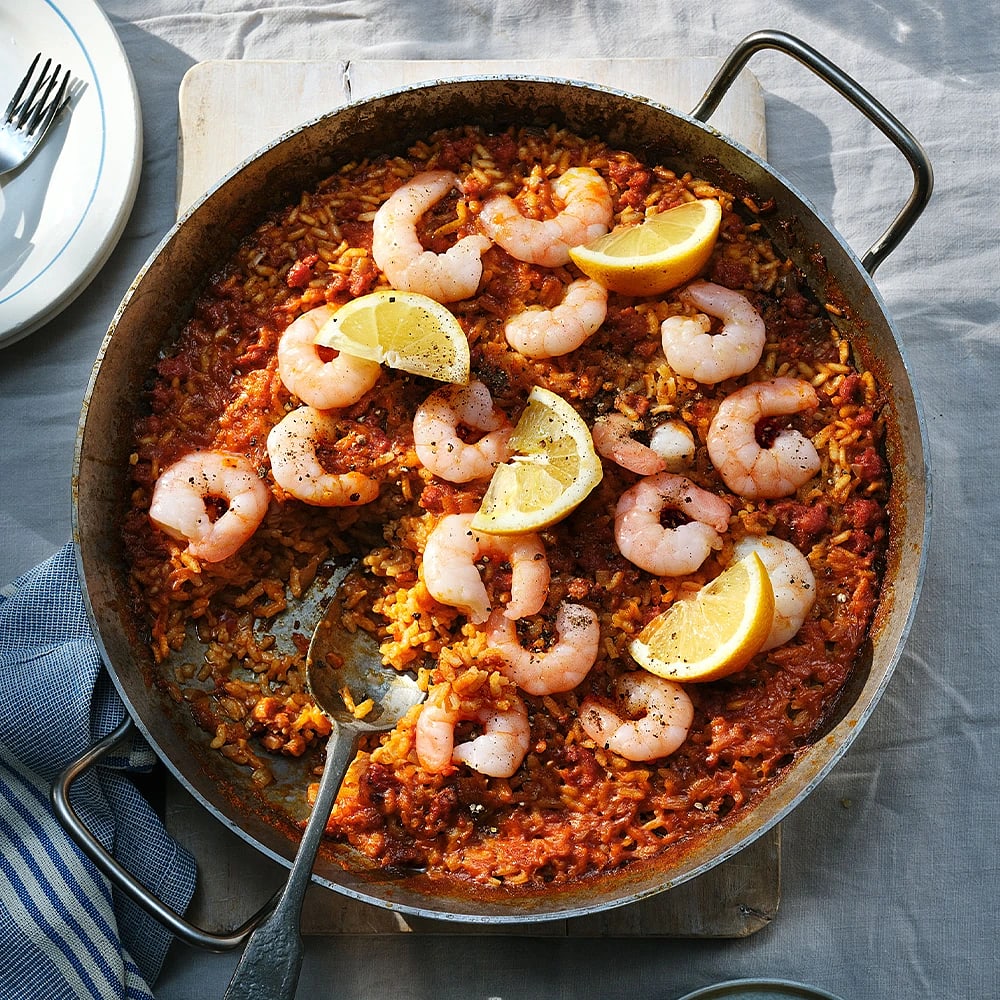 Spanskt ris med räkor och chorizo | Recept ICA.se