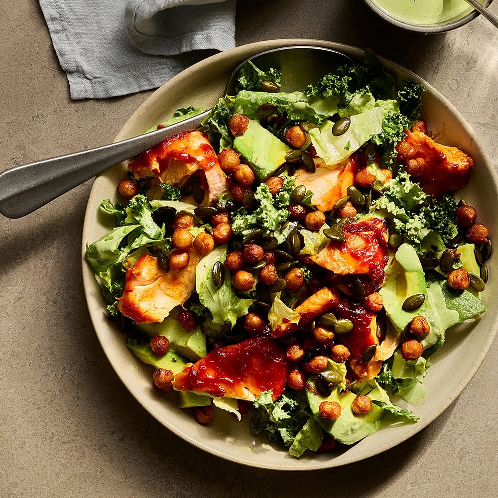 Sallad med green goddess och gochujanglax | Recept ICA.se