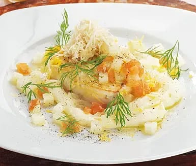Fiskfilé med persiljerotspuré, pepparrot & lax | Recept ICA.se