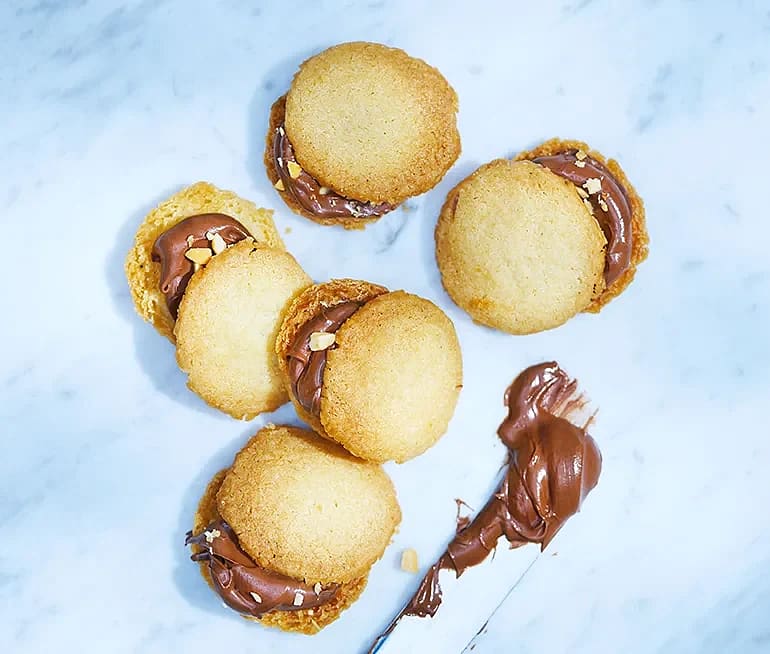 Salta kakor med jordnötter och nötcrème | Recept ICA.se